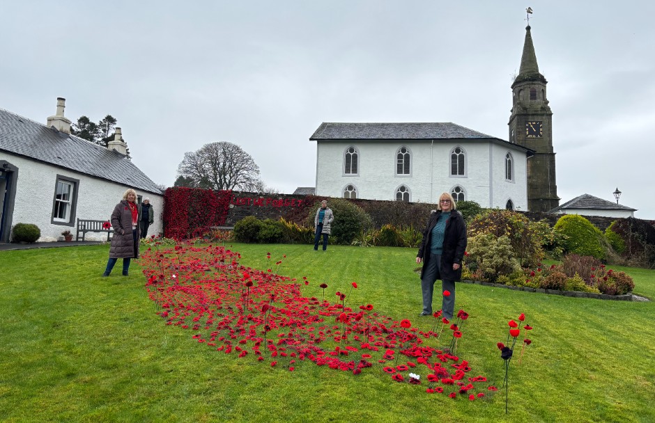 Stunning display of 15,000 poppies to mark Remembrance Day | The Church ...